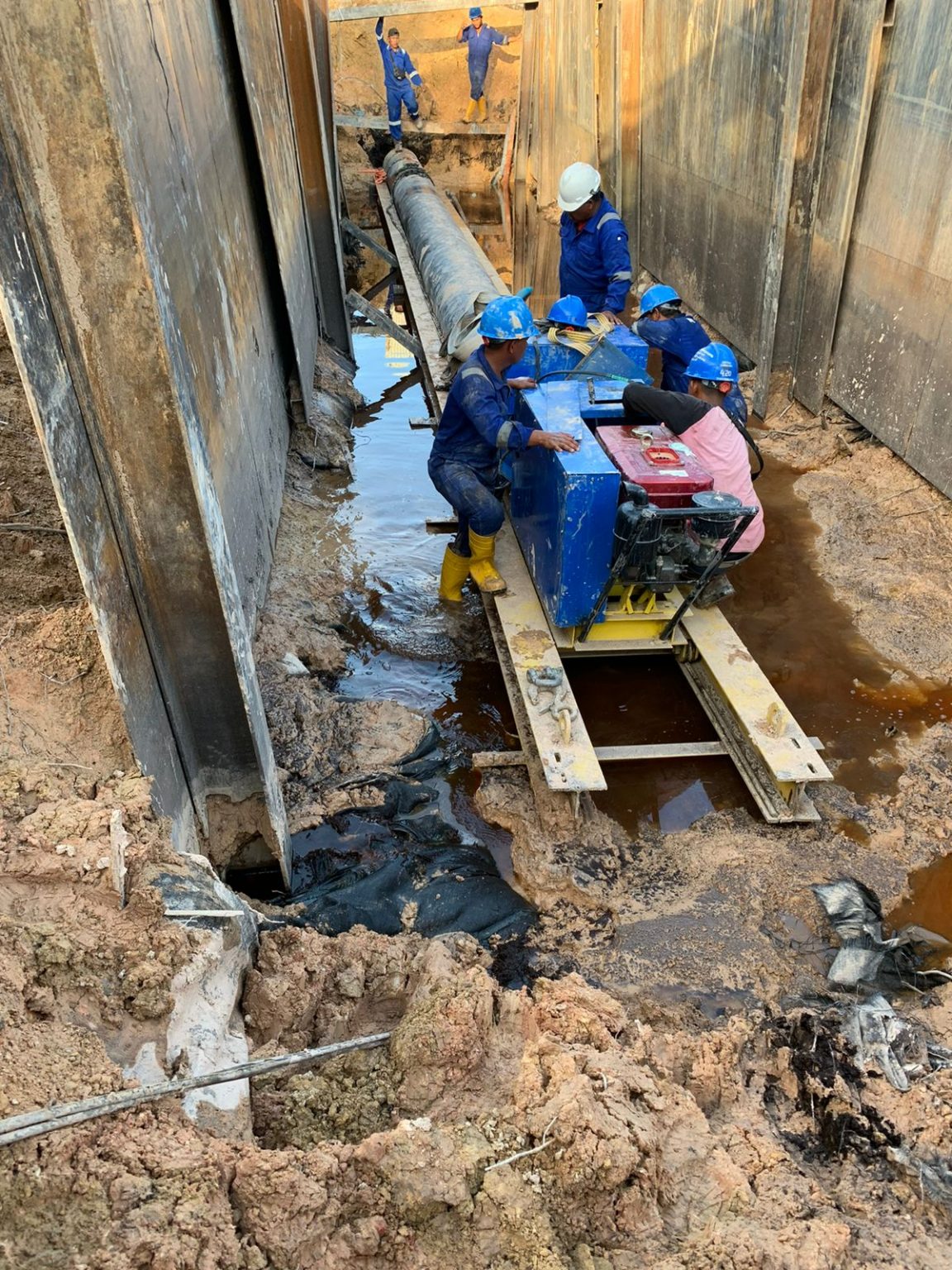 Jasa Konstruksi Pemasangan Instalasi Pipa Minyak (Pipeline) Beserta ...